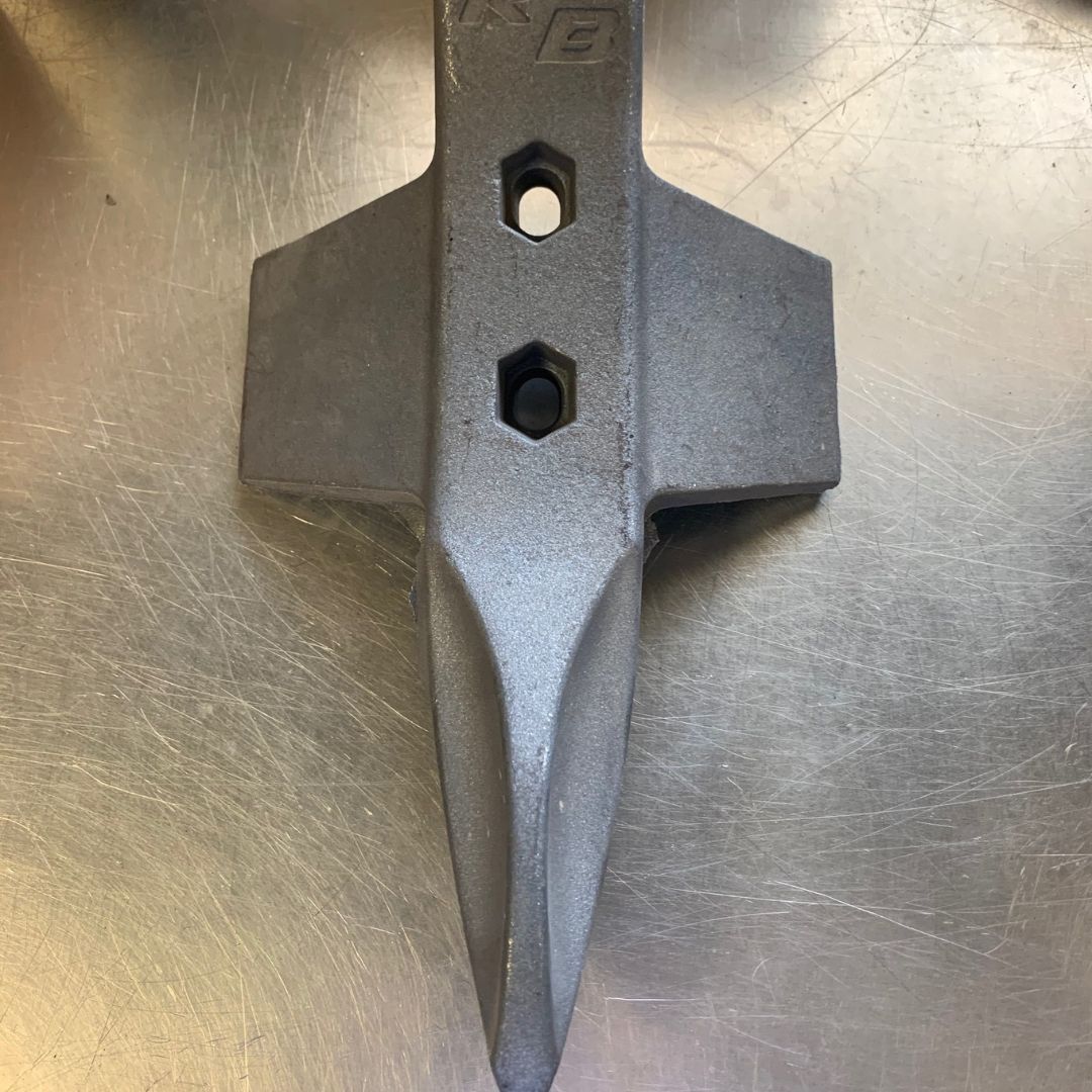 MAJOR DIFFERENCE BETWEEN FARMING IMPLEMENTS & EQUIPMENT - Richmond ...